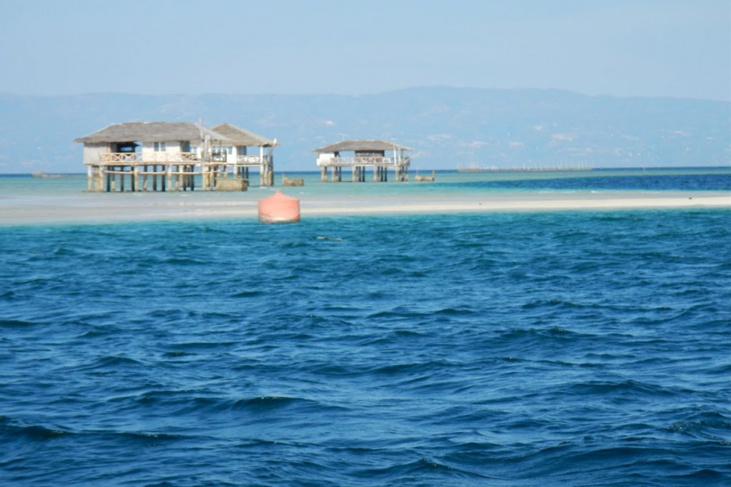 Manjuyod White Sand Bar in Bais City, Negros Oriental - AttractTour