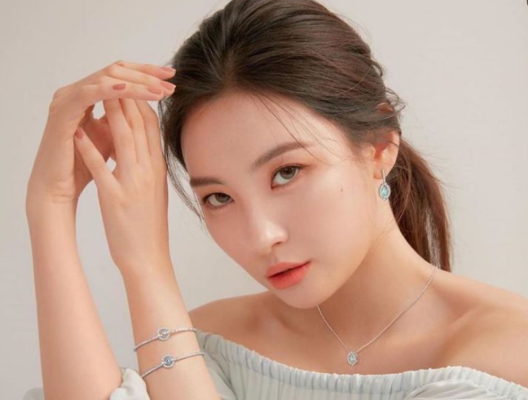 Korean Singer Sunmi is performing in Cebu January 2023 - AttractTour